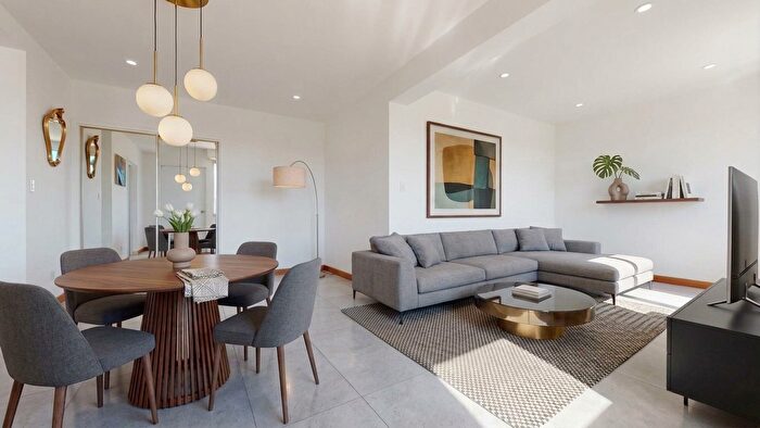 Appartement 4 pièces à Villeurbanne, Ferrandière, Maisons Neuves, à vendre