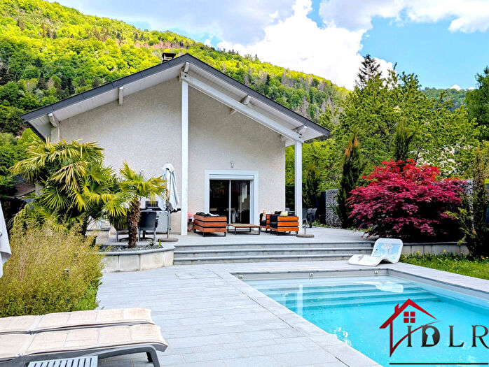Maison 5 pièces à Oyonnax, Centre-ville, Niermes, Geilles, Croix Rousse, à vendre