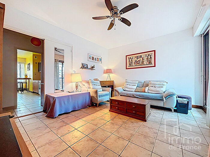 Appartement à vendre - Ferney-Voltaire - 3 pièces - 2 chambres