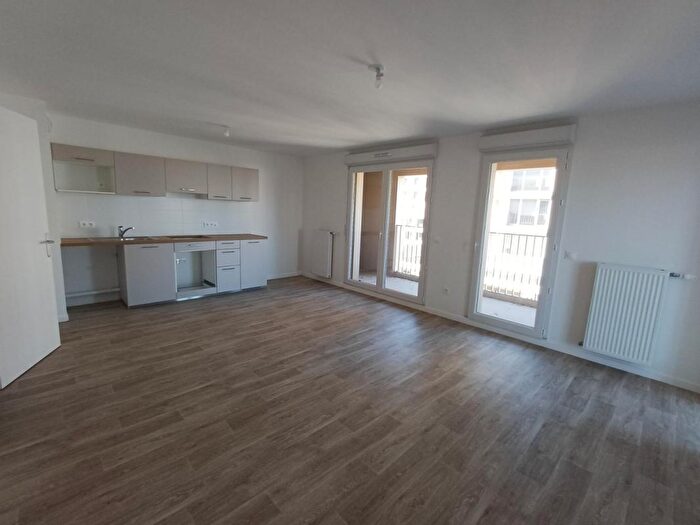 Appartement à louer - Bobigny, Centre-ville - 3 pièces - 2 chambres