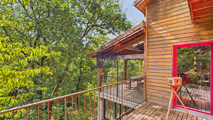 Maison 9 pièces à Vesseaux, à vendre