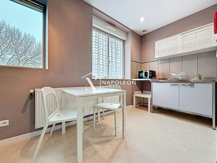 Appartement à louer - Villeneuve-dAscq, Pres, Flers Bourg, Château - 1 pièce