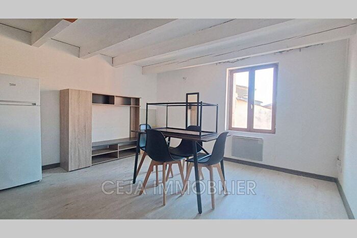 Appartement à louer - Centre Ancien, Draguignan - 2 pièces - 1 chambre