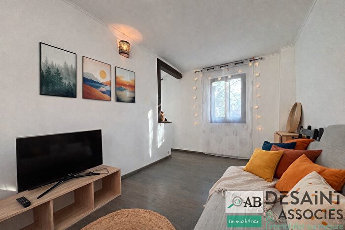 Maison à vendre - Crécy-la-Chapelle - 2 pièces - 1 chambre