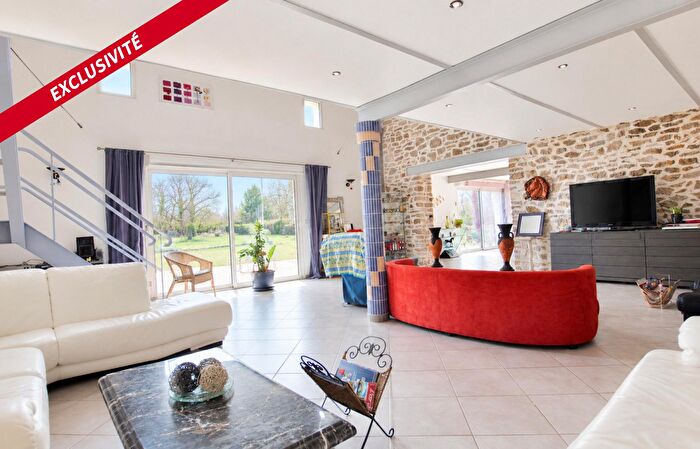 Maison 11 pièces à Longué, Longué-Jumelles, à vendre