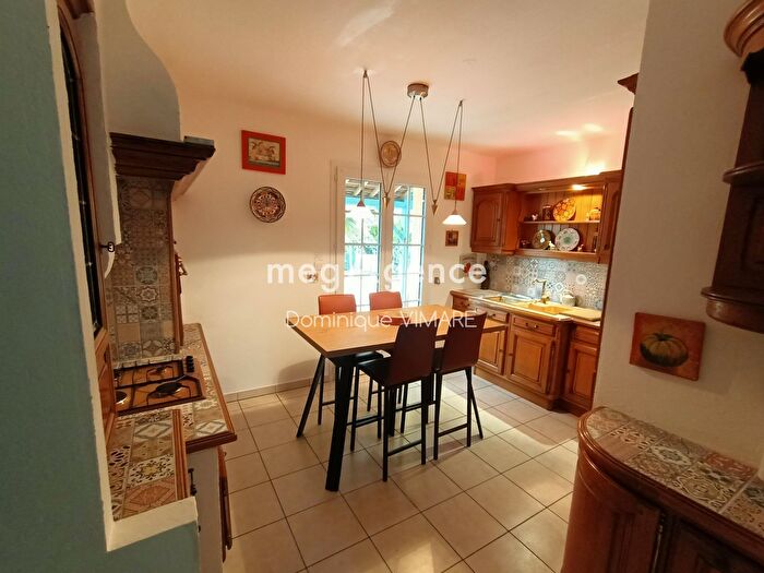 Maison à vendre - Beaumont-sur-Sarthe - 7 pièces - 5 chambres