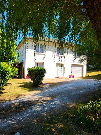 Eyliac : Maison 8 pièces à vendre