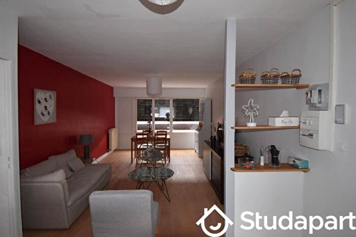Barbâtre-Saint Remy-Verrerie, Reims : Appartement 1 pièce à louer