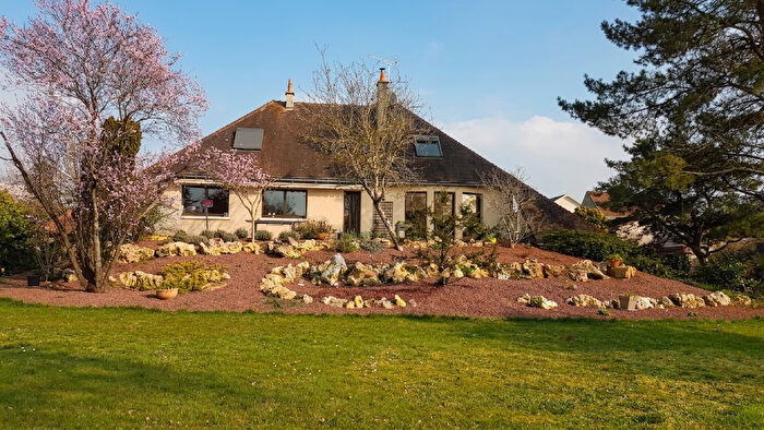 Maison 8 pièces à Châtellerault, Est, à vendre