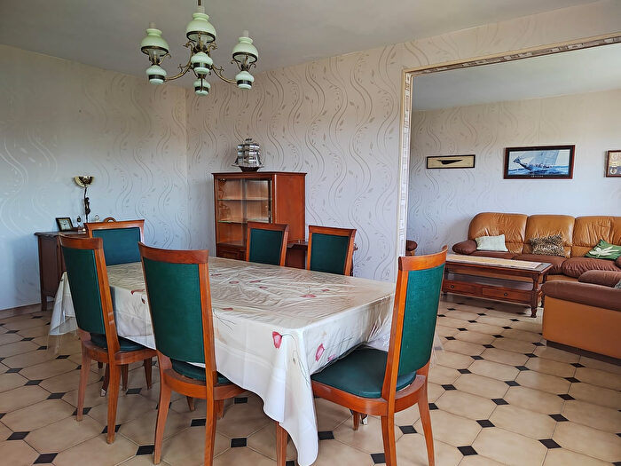 Appartement à vendre - Sathonay-Camp - 5 pièces - 3 chambres