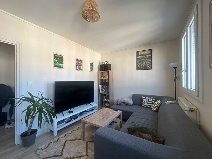 Appartement à louer - Brive-la-Gaillarde, Centre-ville, Pont Cardinal, Champanatier - 2 pièces - 1 chambre