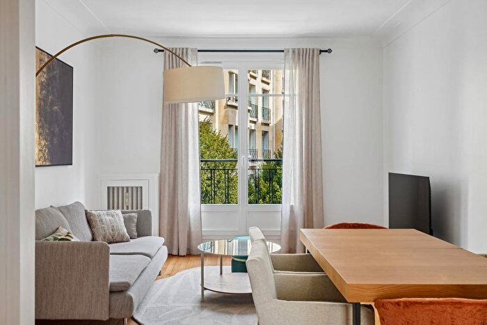 Muette Sud, Paris ème arrondissement : Appartement 3 pièces à louer