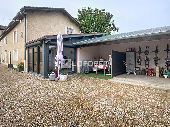 Maison à vendre - Saint-Étienne-des-Oullières - 5 pièces - 3 chambres