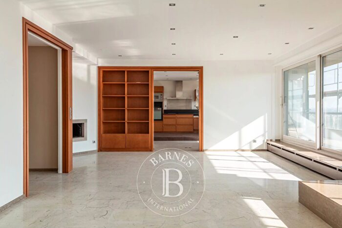 Appartement à louer - Saint-Didier-au-Mont-dOr - 7 pièces - 5 chambres