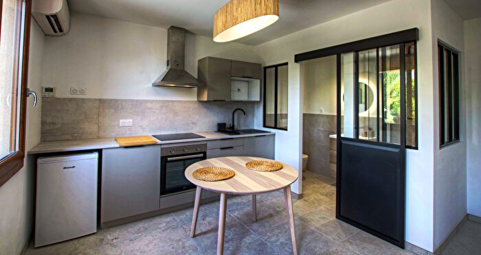 Appartement 1 pièce à Miramas, Les chemins, à louer