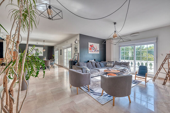 Maison à vendre - Brunoy, Nord - 15 pièces - 7 chambres