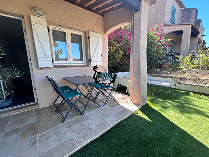 Appartement à vendre - Roquebrune-sur-Argens, Massel, Le Bois dAngélis - 2 pièces - 1 chambre