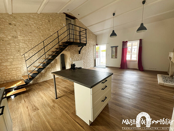Maison 3 pièces à louer à Juillac-le-Coq