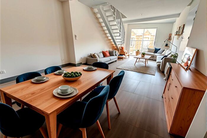 Appartement à vendre - Les Sables-dOlonne, Gare - 5 pièces - 4 chambres