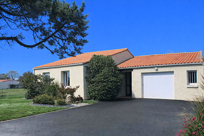 Maison à vendre - Saint-Hilaire-de-Loulay - 4 pièces - 3 chambres