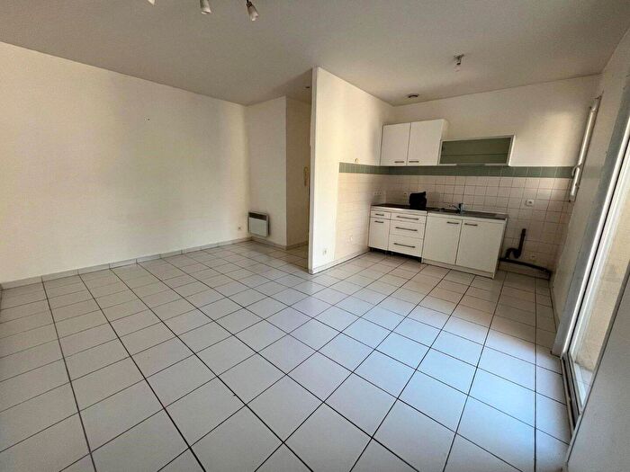 Appartement à louer - Le Village, Saint-Priest - 3 pièces - 2 chambres