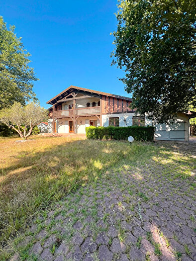 Maison à vendre - Parentis-en-Born - 9 pièces - 4 chambres