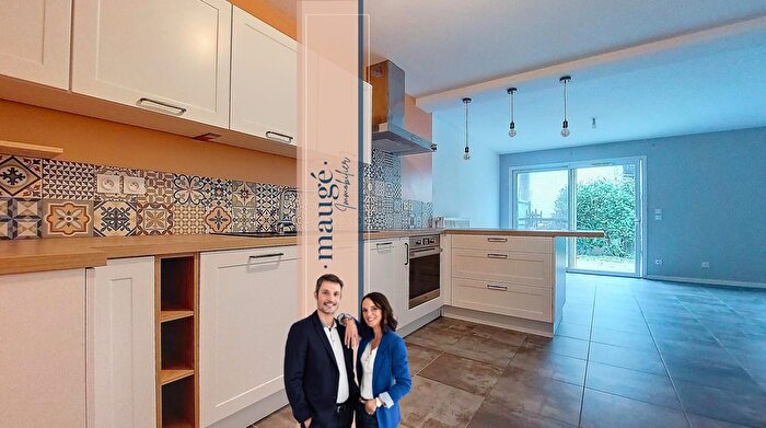 Appartement à vendre - Saint-Priest, Village - 3 pièces - 2 chambres