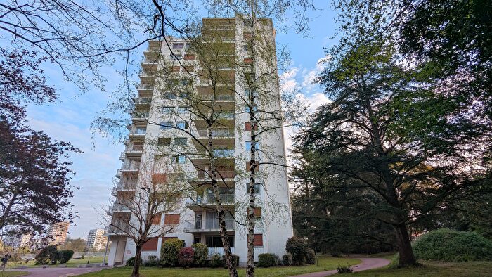 Appartement à louer - Saint-Sébastien-sur-Loire, Bords de Loire - 4 pièces - 3 chambres
