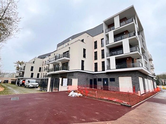 Appartement à louer - Châtenay-Malabry, Malabry - 2 pièces - 1 chambre