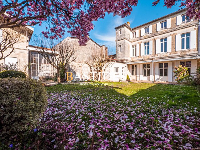 Maison à vendre - Libourne, Centre-ville, Bastide, Gare - 13 pièces - 9 chambres