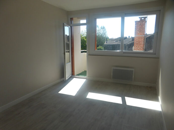 Appartement à louer - Monsempron-Libos - 3 pièces - 1 chambre