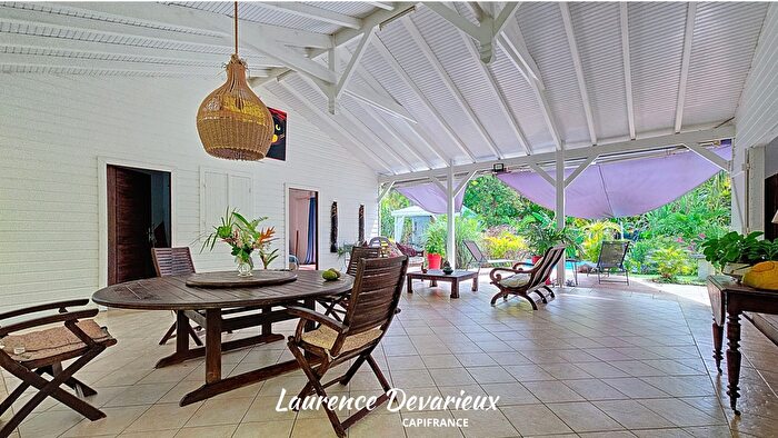 Maison 4 pièces à Saint-François, à vendre