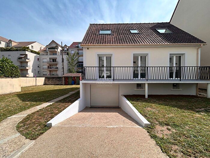 Les Capucines, Poissy - Maison 5 pièces à louer