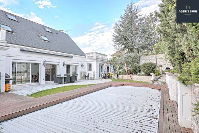 Maison à vendre - Saint-Maur-des-Fossés, La Varenne - 8 pièces - 5 chambres