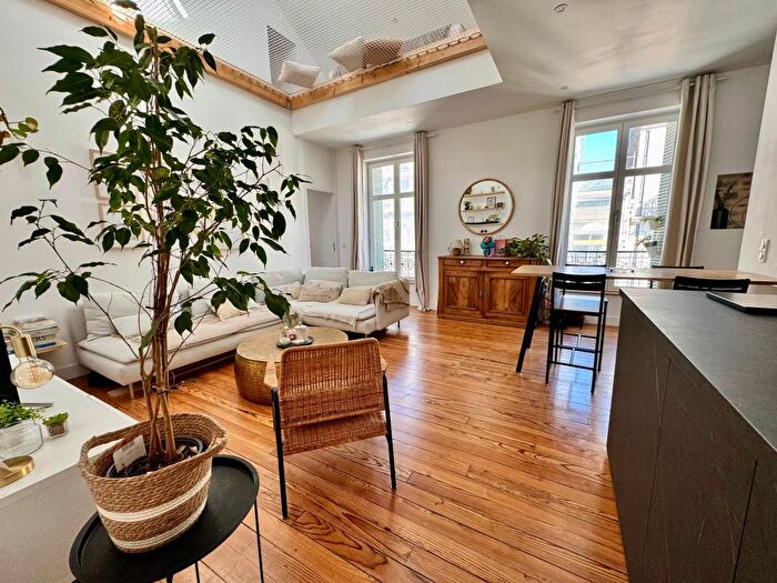 Appartement à vendre - Pau, Centre-ville - 4 pièces - 3 chambres