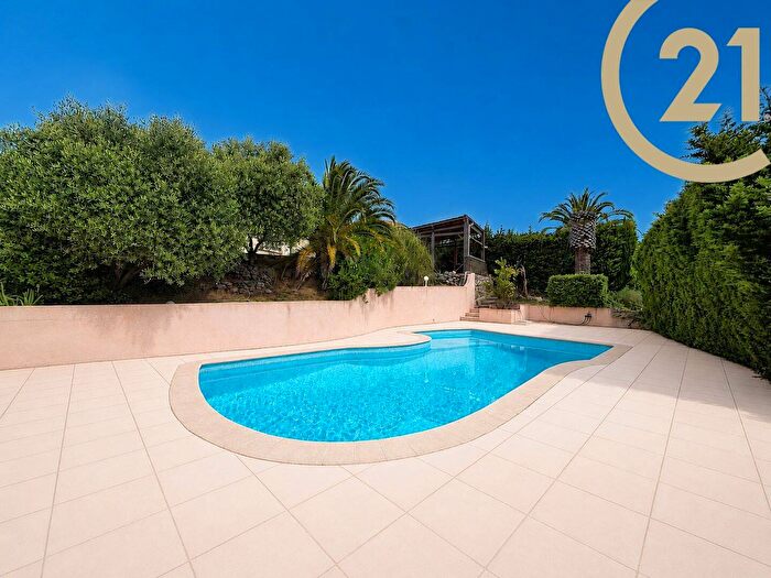Maison 4 pièces à Fréjus, à louer