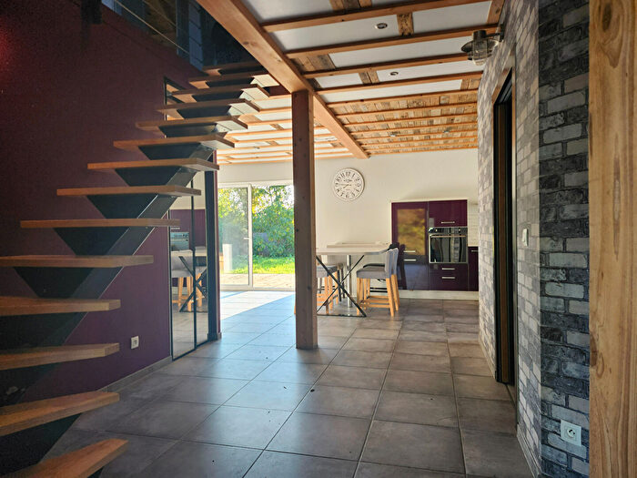 Maison à vendre - Mont-sous-Vaudrey - 6 pièces - 4 chambres