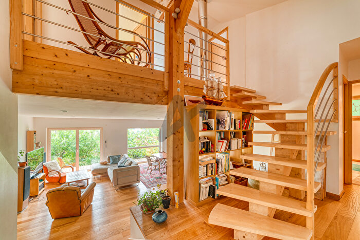 Maison à vendre - Montluel - 6 pièces - 5 chambres