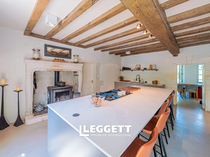 Maison à vendre - Angoulême, Saint-Ausone, Saint-Martin - 14 pièces - 8 chambres