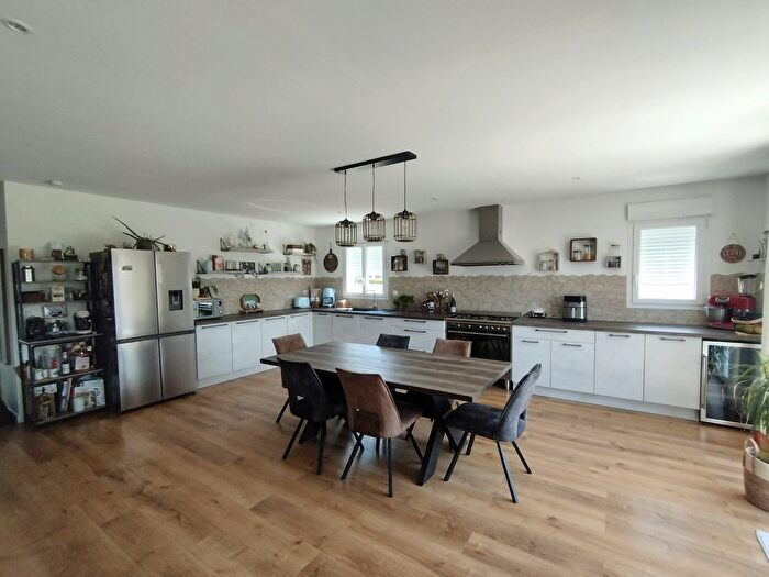 Maison à vendre - Troissereux - 5 pièces - 3 chambres