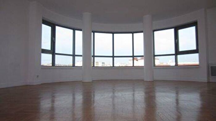 Appartement à louer - Grenier Point du Jour, Boulogne-Billancourt - 2 pièces - 1 chambre