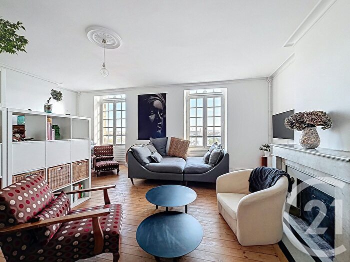 Appartement à louer - Bordeaux, Victor Hugo - 5 pièces - 3 chambres