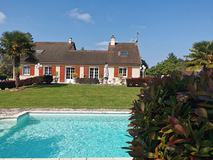 Maison à vendre - Saint-Julien-sur-Cher - 8 pièces - 5 chambres