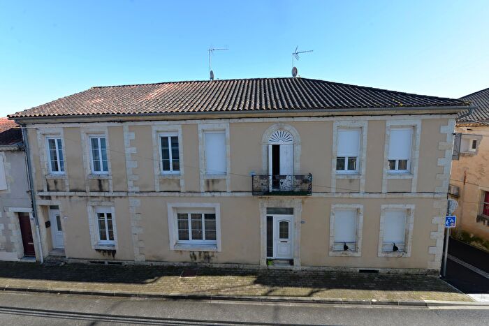 Appartement à vendre - Vic-Fezensac - 19 pièces