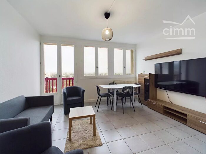 Meylan, Ayguinards, Plaine Fleurie : Appartement 4 pièces à louer