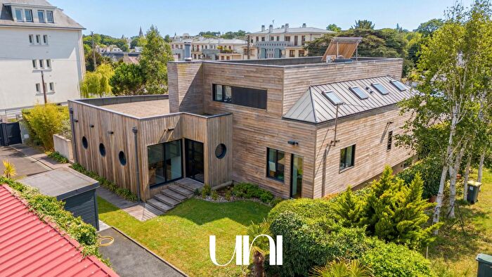 Caen, Université : Maison 6 pièces à vendre