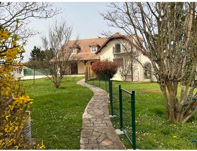 Maison à louer - Castres-Gironde - 4 pièces - 3 chambres