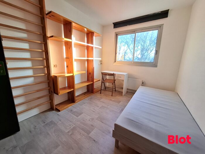 Appartement à louer - Quartiers Nord-Ouest, Villejean - 1 pièce - 1 chambre