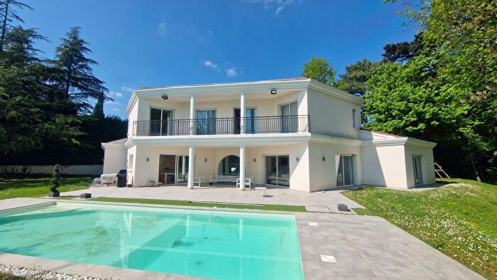 Maison 7 pièces à louer - Le-Perollier, Écully