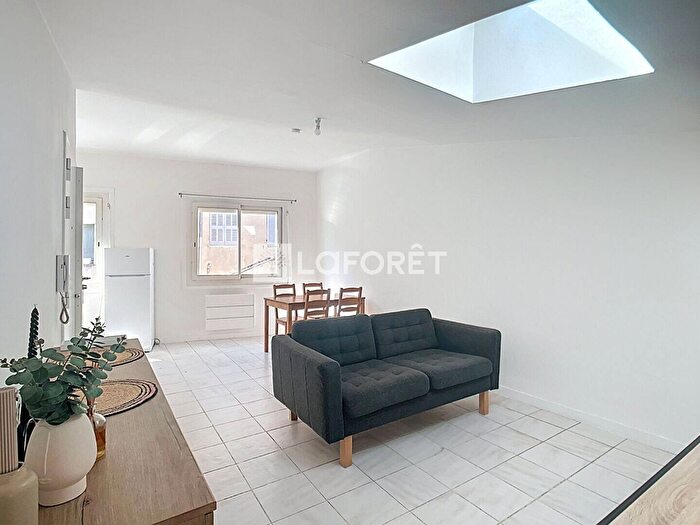 Centre Ville, Aubagne : Appartement 3 pièces à louer